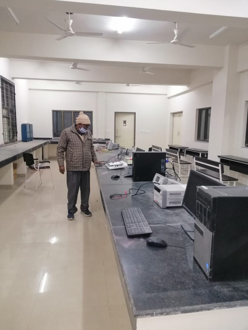 Electronics and Communication Engineering Photos | Hemvati Nandan Bahuguna Garhwal University